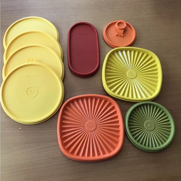 Tupperware | Kitchen | Vtg Lot Of 9 Tupperware Lids Various Colors And ...